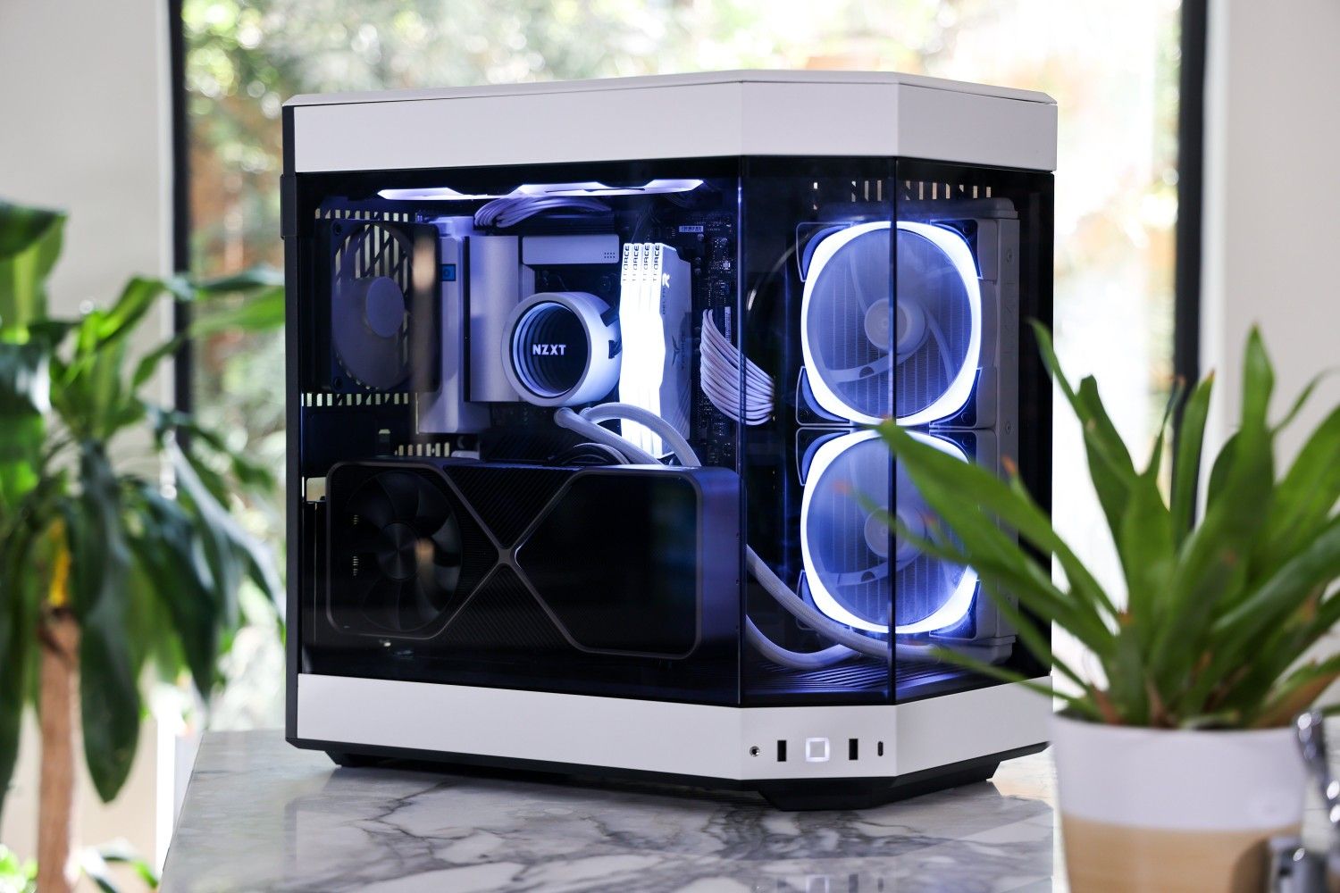 HYTE Y60 WHITE | BLACK Chassis - ExtremePC