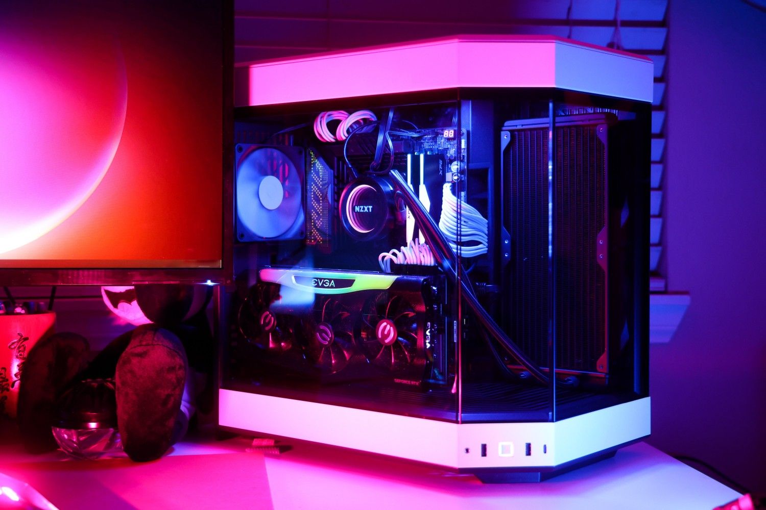HYTE Y60 BLACK Panoramic Chassis - ExtremePC